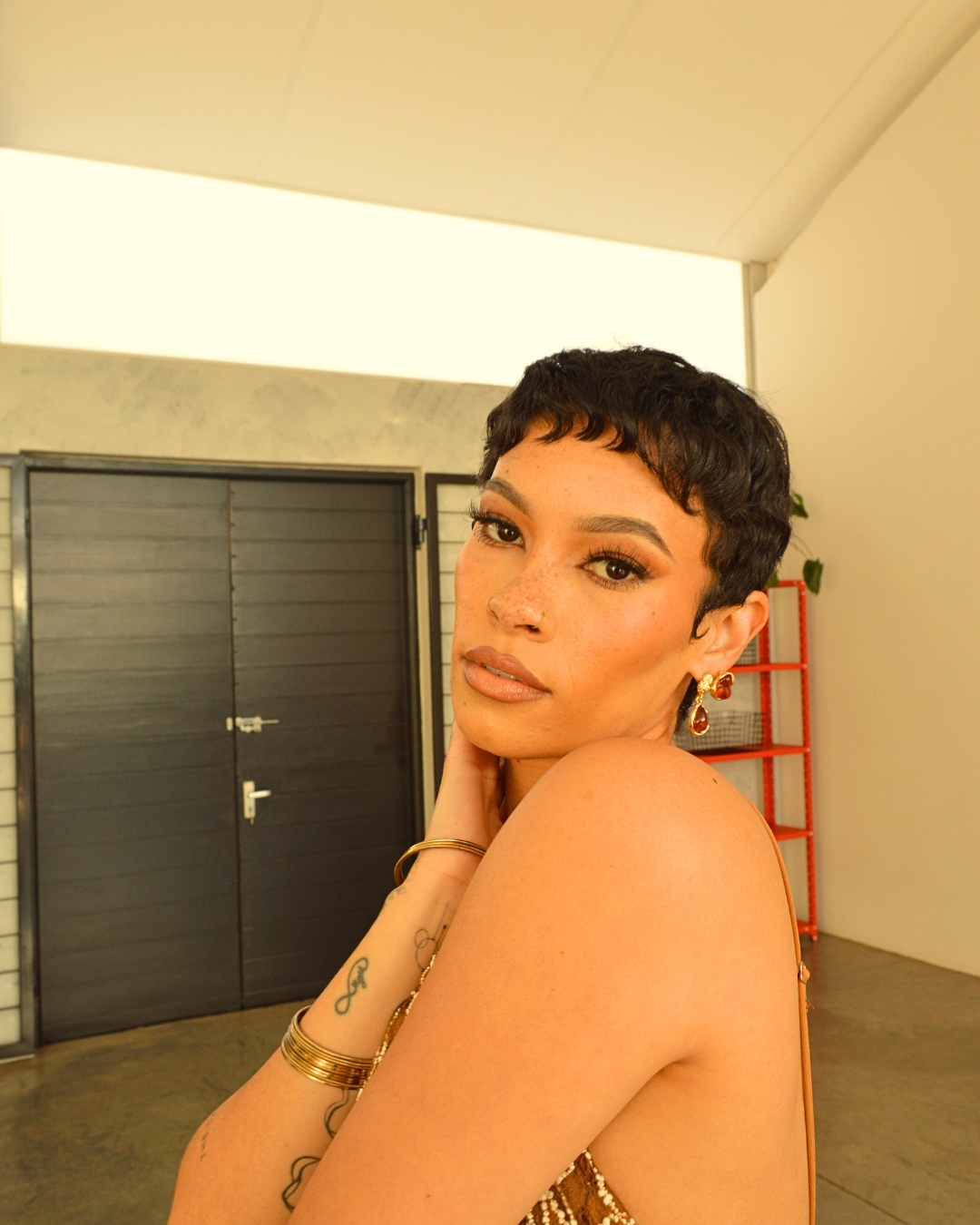 Mikhale Jones: Crafting a Sonic Identity Beyond Labels – LIYANA